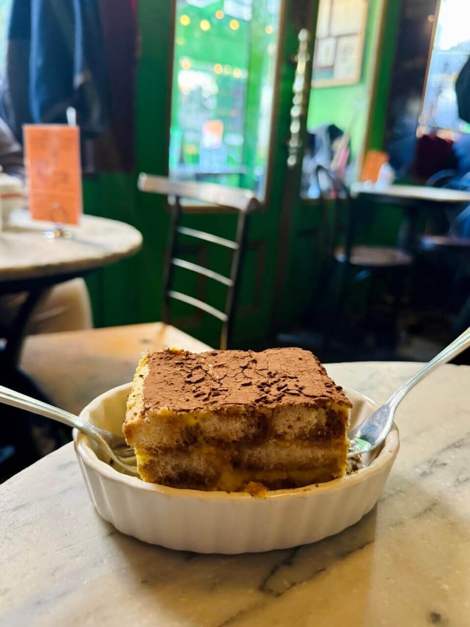 90年以上の歴史が魅力！ニューヨークの老舗コーヒーショップCafe Reggio | 拝啓、今日もこちらは